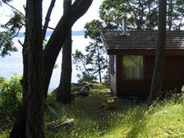 Cliff and White Beach Cabins – Yellow Point Lodge